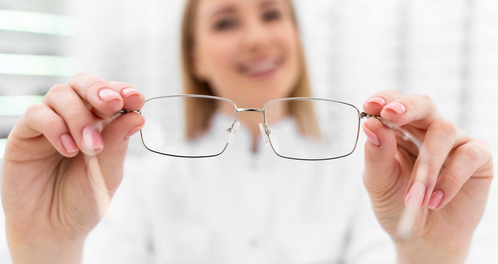 Unraveling the Importance of UV Protection in Eyeglass Lenses: Shieldi