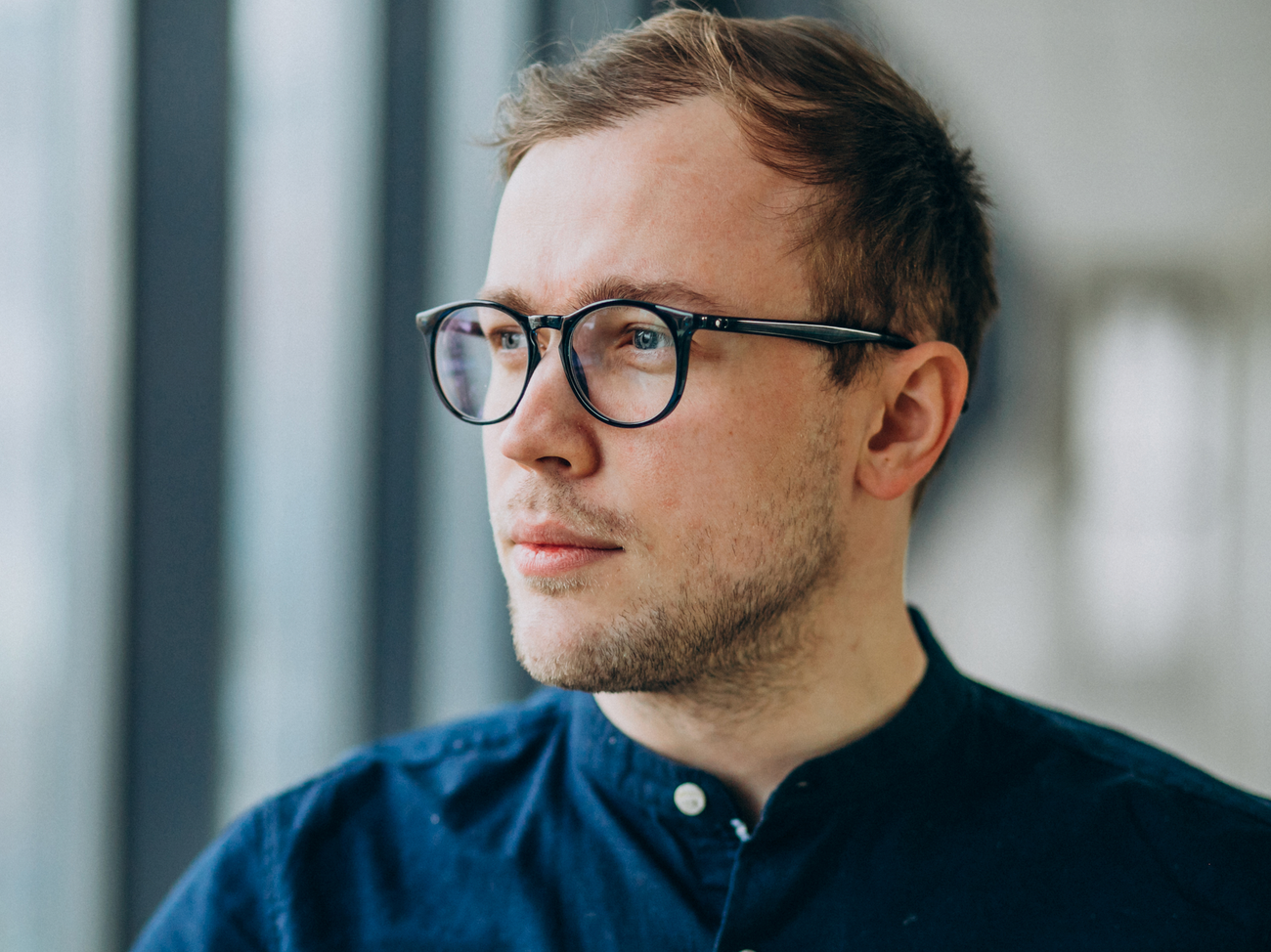 Tailored Brilliance: Custom-Made Eyeglasses for a Flawless Fit